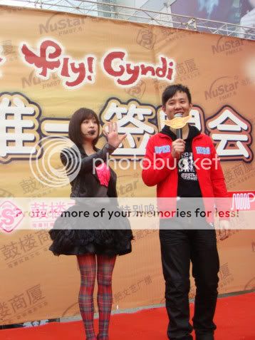 【Fly！ Cyndi】王心凌飞临合肥 举办新专辑《Fly!Cyndi》首场签唱_王心凌吧_百度贴吧